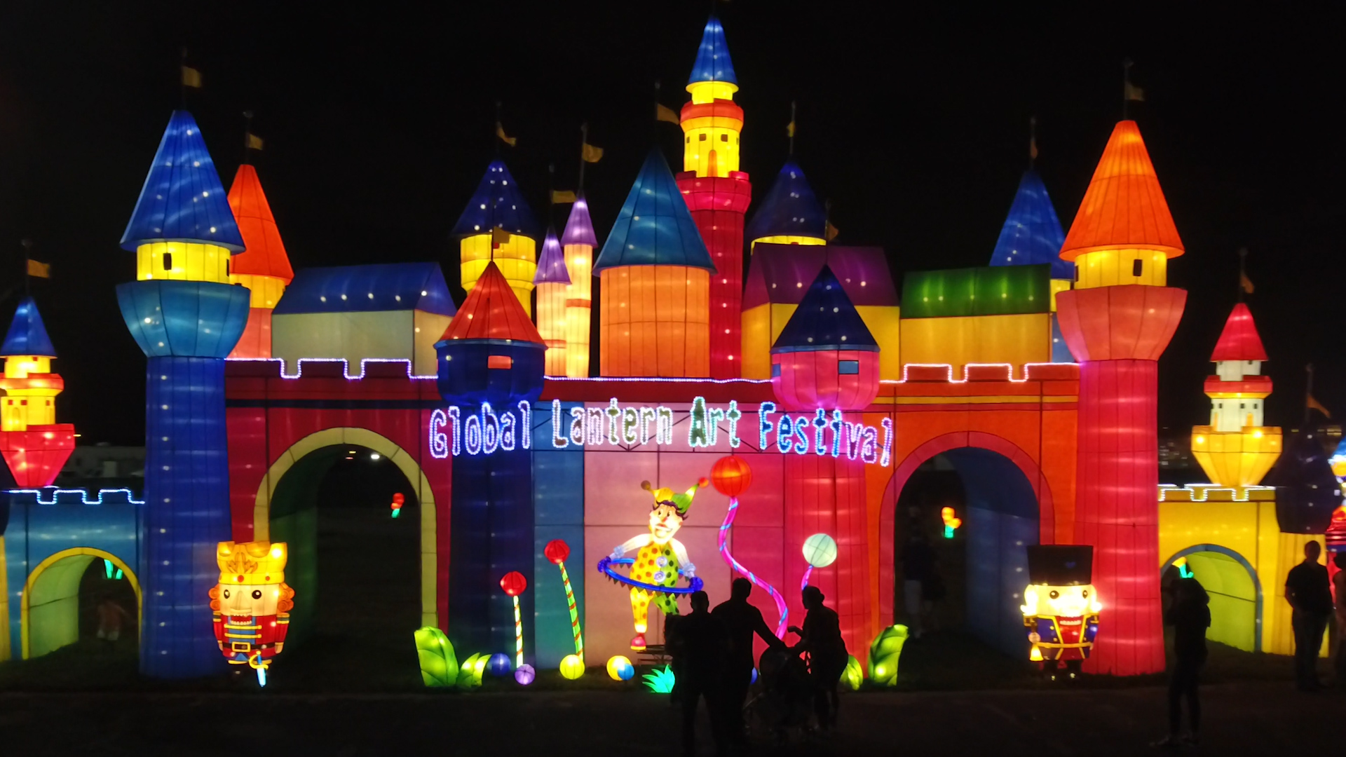 Chinese Artisans Prepare for Grand Opening of Lantern Light Festival ...